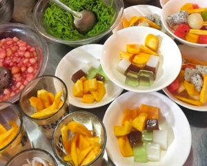 Có gì tại chợ Cát Bi? | Thiên đường ăn vặt nổi tiếng đất Cảng